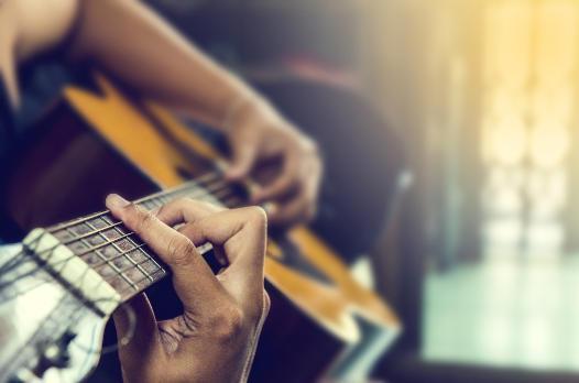 The Ultimate Guide to the Different Types of Acoustic Guitar Strings ...