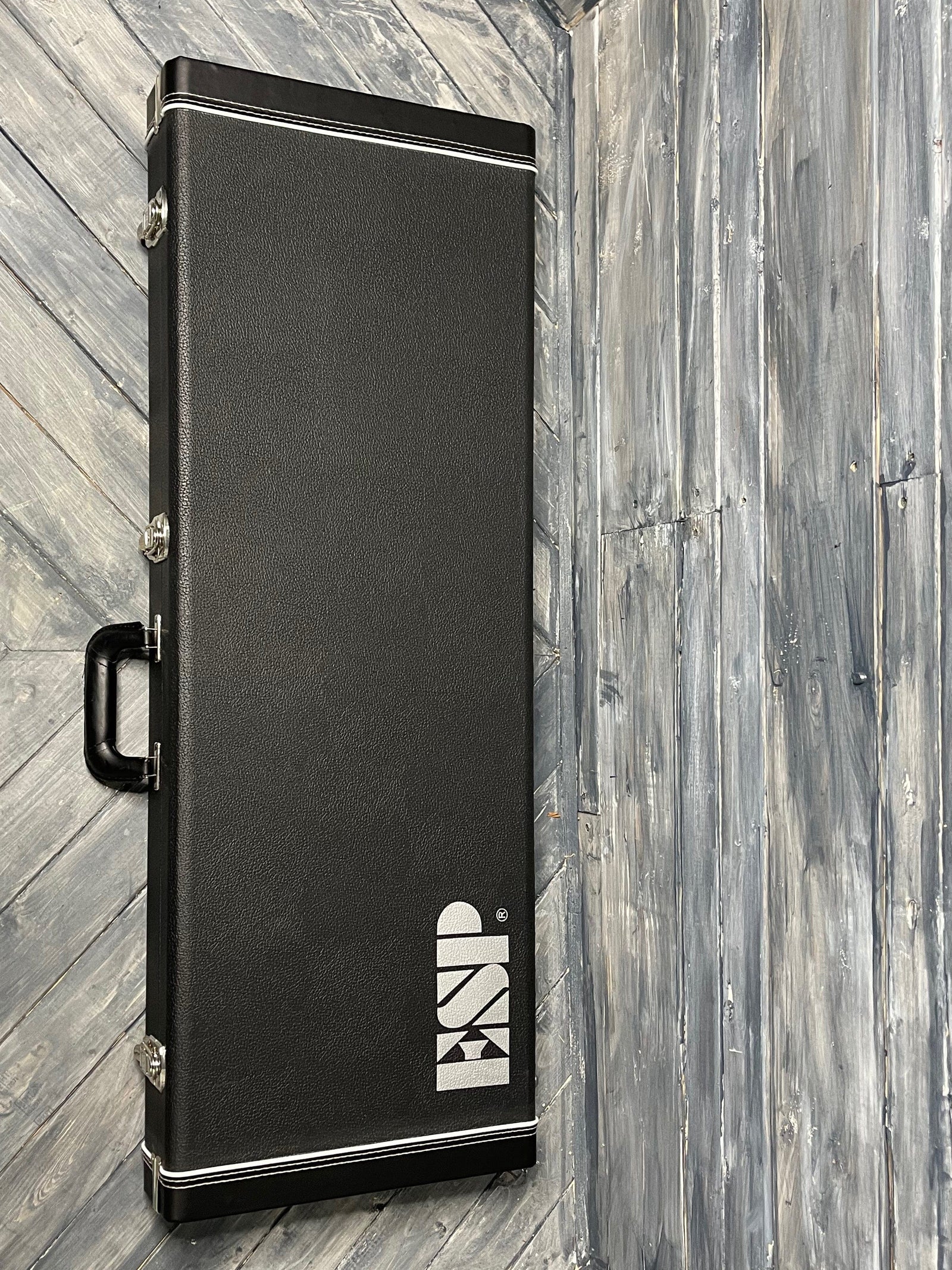 Cases Tagged "viper-series" - Adirondack Guitar